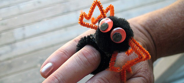 Make a Spider Ring - Crafts by Amanda