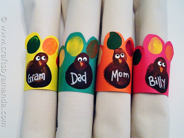 Fingerprint Turkey Napkin Rings: a great Thanksgiving kids craft