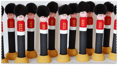 Clothespin Christmas Soldiers - Crafts by Amanda
