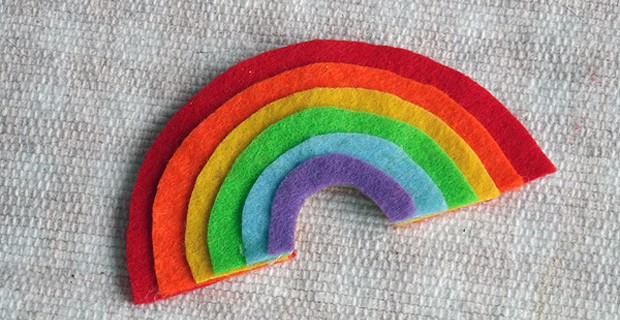 Rainbow Crafts: Layered Felt Rainbow Magnet