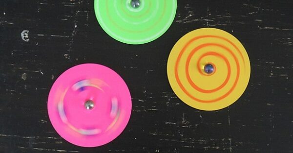 Recycled CD Spinners - Crafts by Amanda