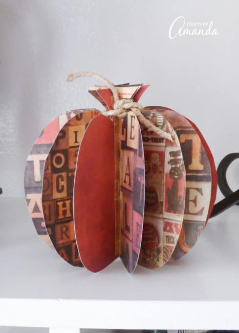 3D Paper Pumpkin: an easy fall decor craft idea to do with friends!