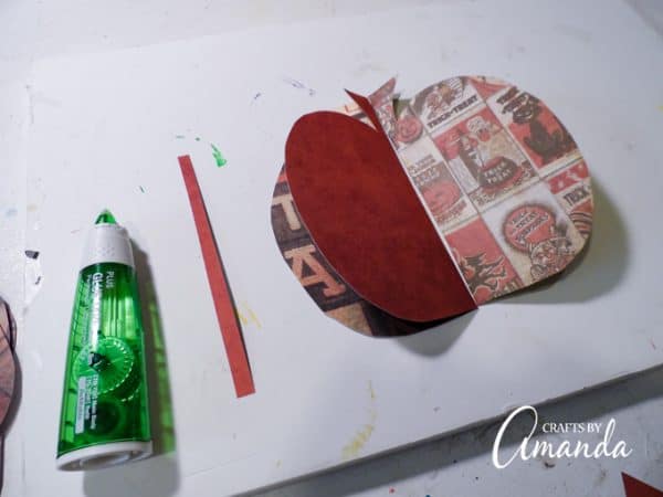 3D Paper Pumpkin: an easy fall decor craft idea to do with friends!