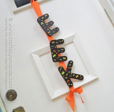 Eek Door Banner for Halloween - Crafts by Amanda