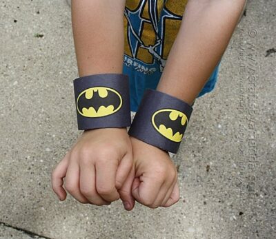 Batman Craft: Cardboard Tube Wrist Cuffs - Crafts by Amanda