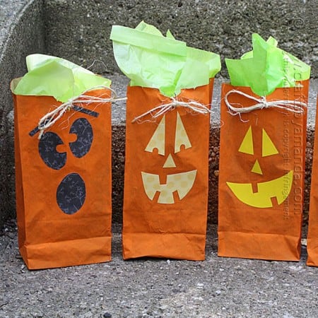 Jack O' Lantern Treat Bags: fill with goodies for a Halloween party!