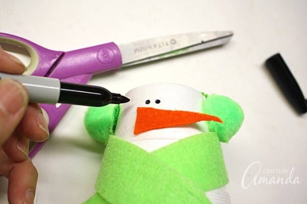 Foam Cup Snowmen: a fun snowman craft for kids