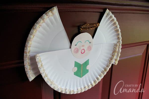 Paper Plate Angel: fun Christmas paper plate craft