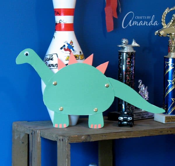 Movable Dinosaur Craft: a great craft for boys and girls alike