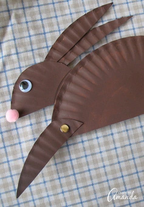 Paper Plate Rabbit Craft: Kids will love this paper plate craft idea