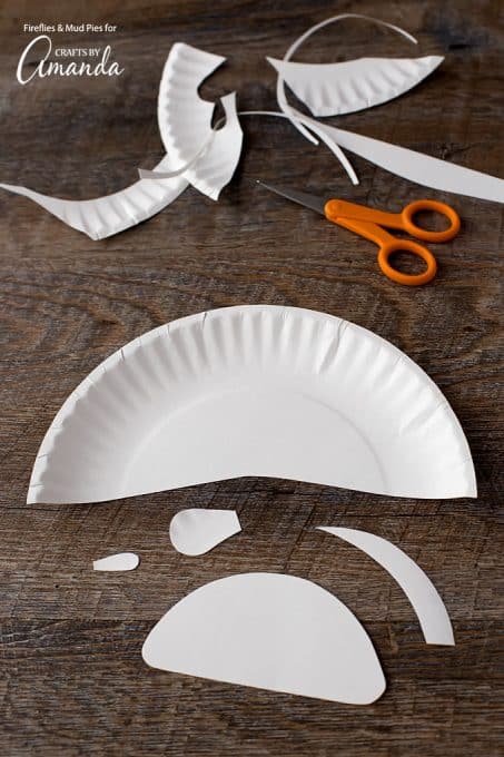 Paper Plate Dalmatian: making a fun and easy paper plate craft