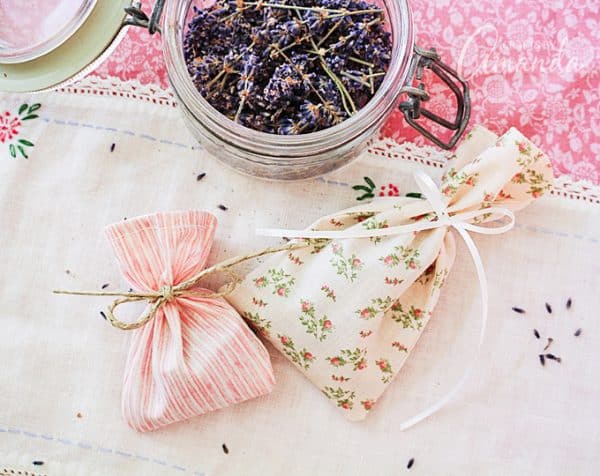 Herbal Sachets: How to make an herbal sachet for your drawer