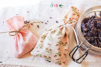 Herbal Sachets: How to make an herbal sachet for your drawer