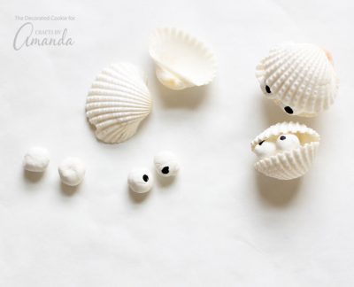 Sea Shell Creatures: an easy and adorable beach craft!