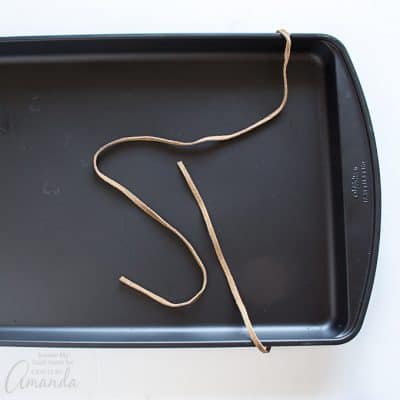 Magnetic Board: create a stylish magnetic board from an old cookie sheet!