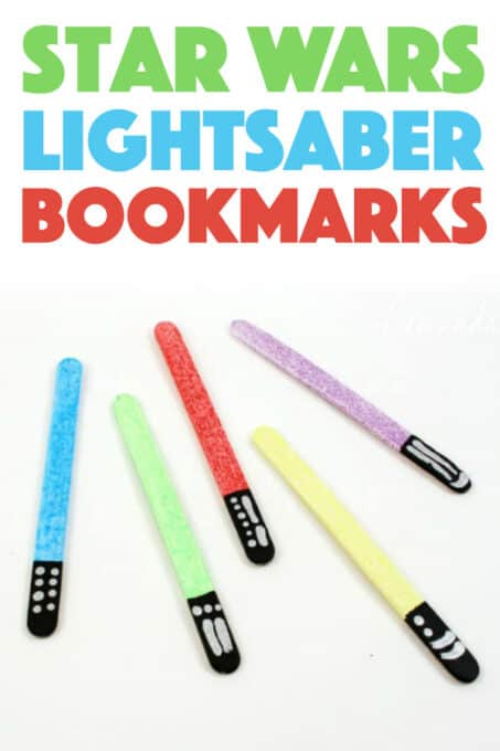 Lightsaber Bookmarks: easily make these Star Wars themed bookmarks!