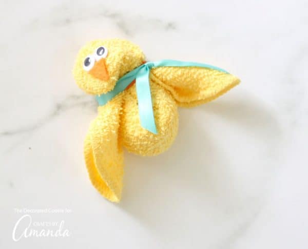 Washcloth Bunny and Chick: an adorable craft for a baby shower or Easter