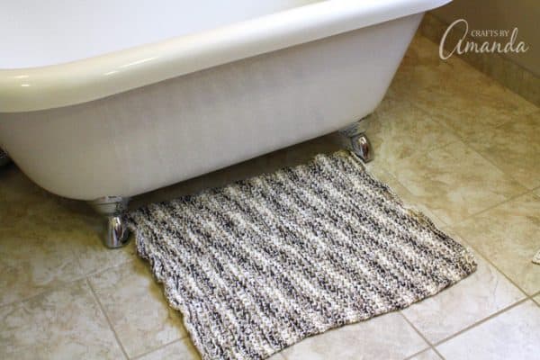 Knit Bath Mat: try your hand at this easy bamboo stitch to make a DIY rug!