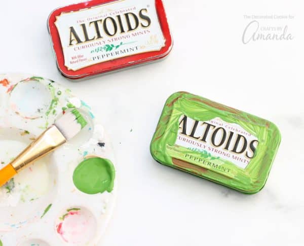 Lego Altoid Tins: an easy recycled craft to keep kids busy