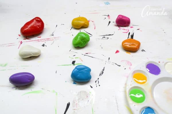 Rock Garden Markers: paint rocks to make markers for your plants