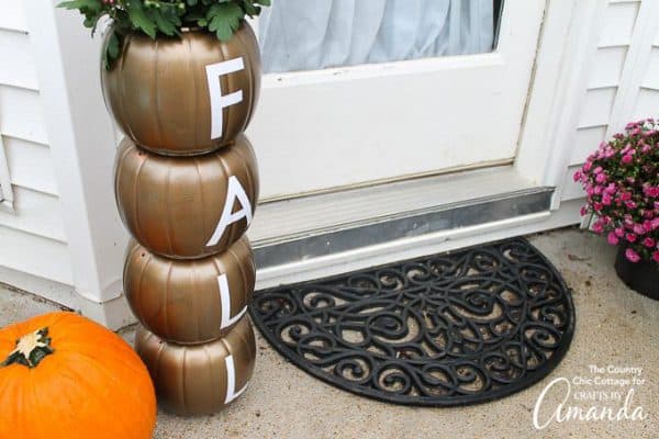 Stacked Pumpkin Planter: a great craft to welcome in fall on your front ...
