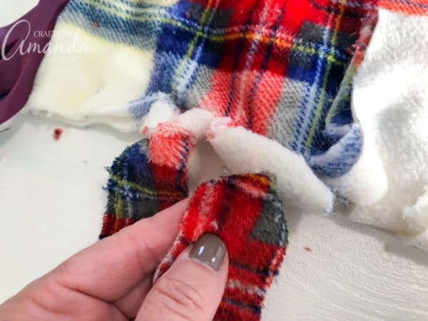 No-Knot Fleece Blanket - Crafts by Amanda - DIY Gift ideas