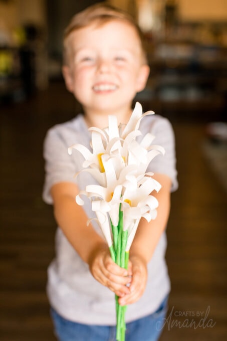 Handprint Easter Lily Tutorial - Crafts by Amanda - Easter Crafts