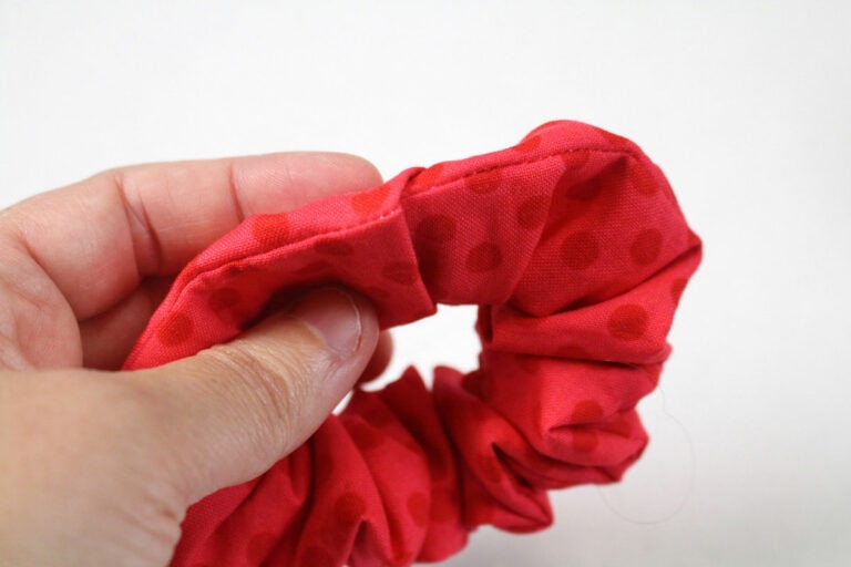 How to Make a Scrunchie - Crafts by Amanda - Wearable Crafts for Kids