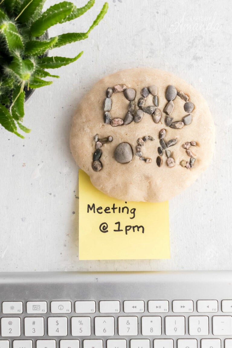 Dad Rocks Paperweight - Crafts by Amanda - Father's Day Crafts