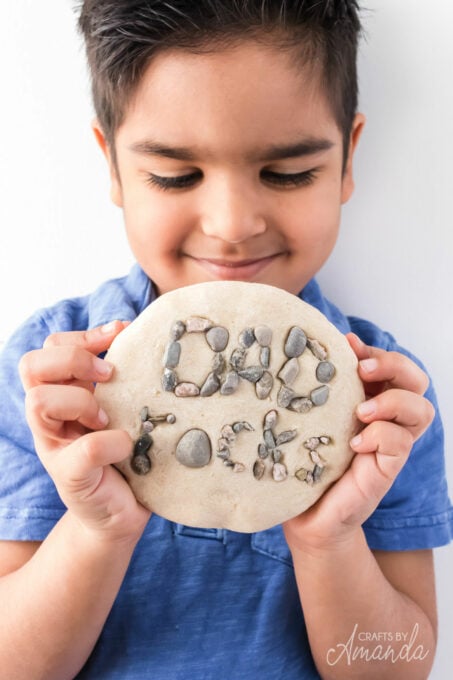 Dad Rocks Paperweight - Crafts by Amanda - Father's Day Crafts