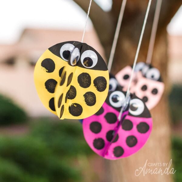 25+ Ladybug Crafts and Recipes: all sorts of ladybug craft ideas