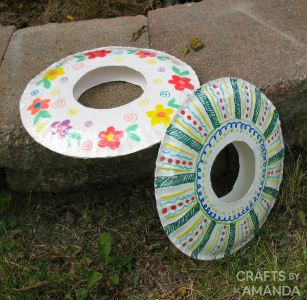 Paper Plate Frisbees - Crafts by Amanda - Paper Plate Crafts for Kids