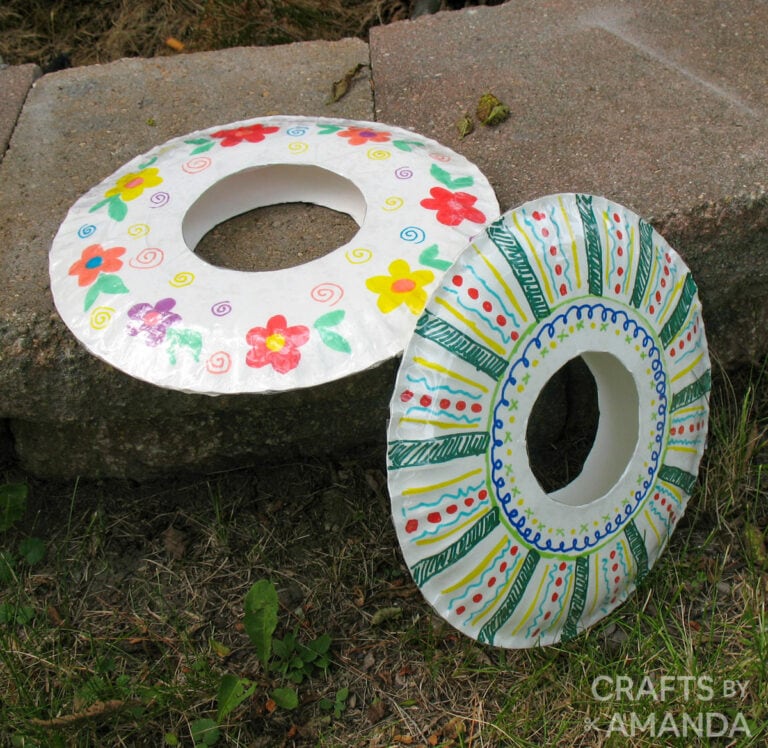 Paper Plate Frisbees - Crafts by Amanda - Paper Plate Crafts for Kids