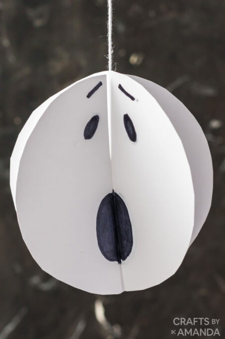 Twirling Paper Ghosts - Crafts by Amanda - Halloween Crafts