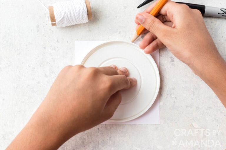 Twirling Paper Ghosts - Crafts by Amanda - Halloween Crafts