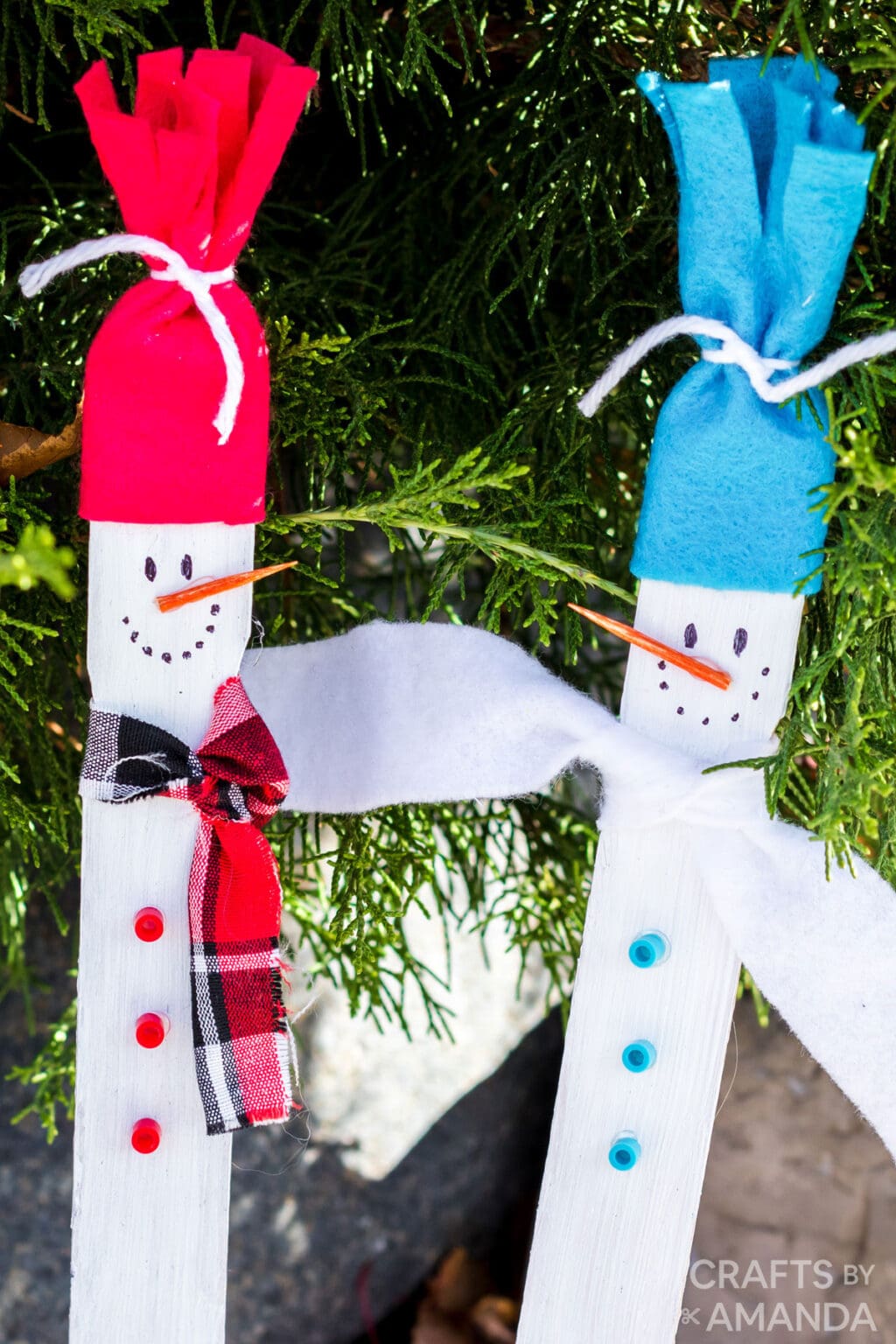 Paint Stick Snowmen - Crafts by Amanda - Winter Crafts