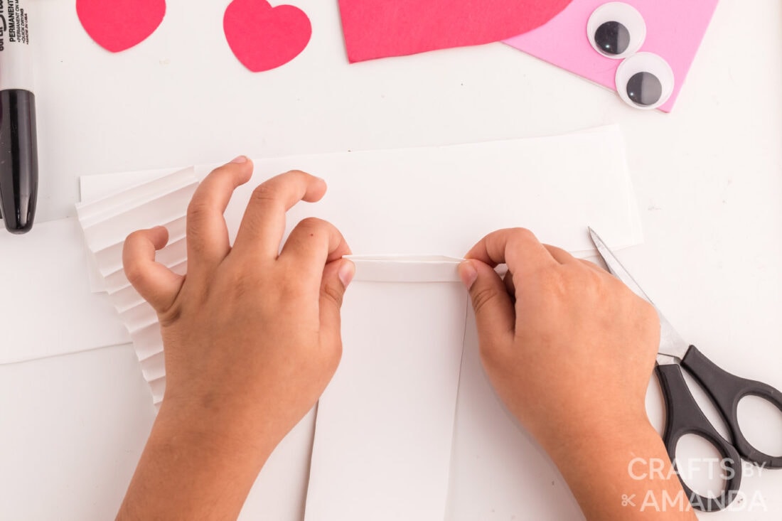 Valentine Hugs - Crafts by Amanda - Valentine's Day Crafts