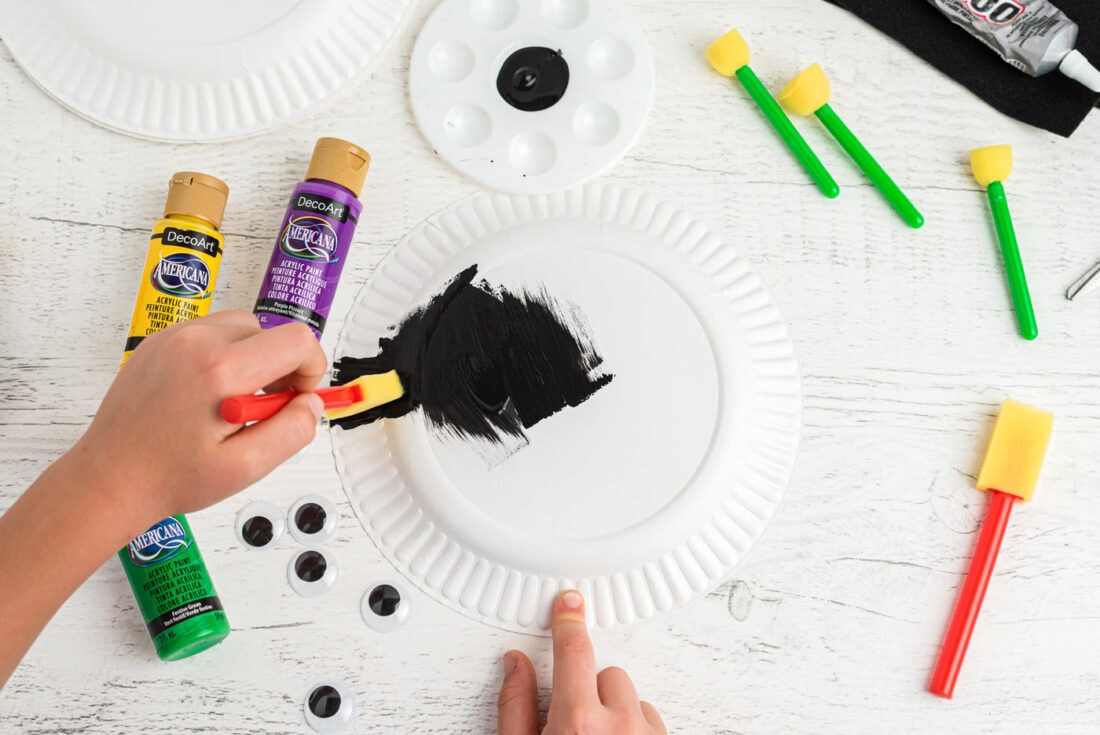 Paper Plate Ladybugs Craft - Crafts by Amanda - Paper Plate Crafts for Kids